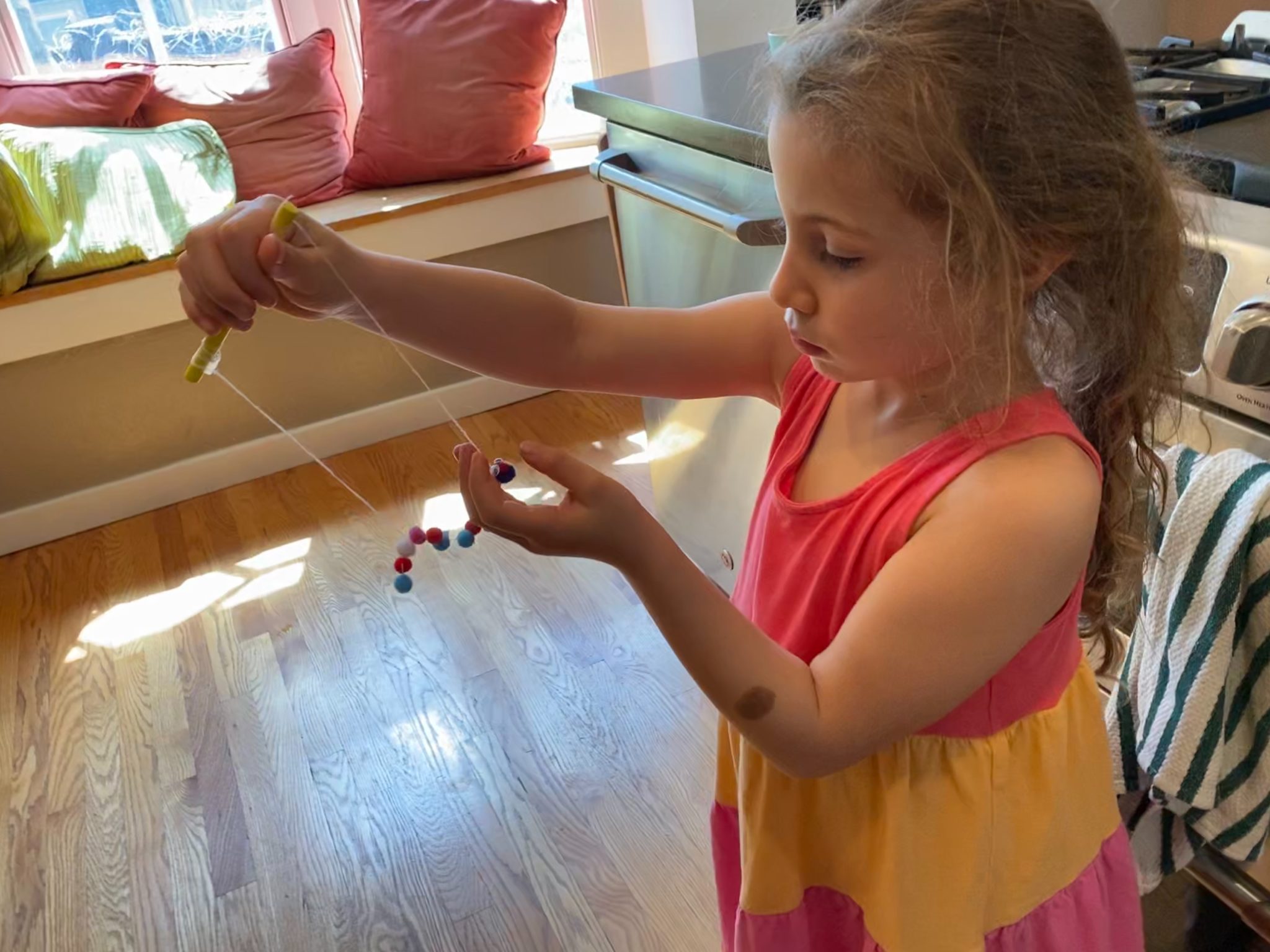 Wiggle Worms Craft Project - https://kimberlypanay.com